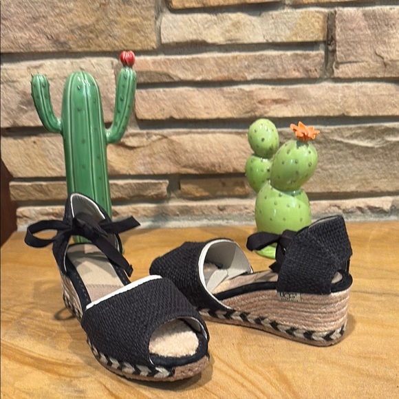 UGG | Shoes | Ugg Black Espadrille Wedge Sandals | Poshmark